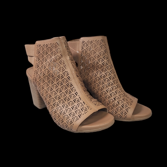Kenneth Cole Reaction | Shoes | Kenneth Cole Reaction Tan Open Toe Kay ...